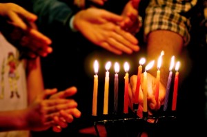 Similarities Between Kwanzaa and Hanukkah Celebrations – All Things Winter